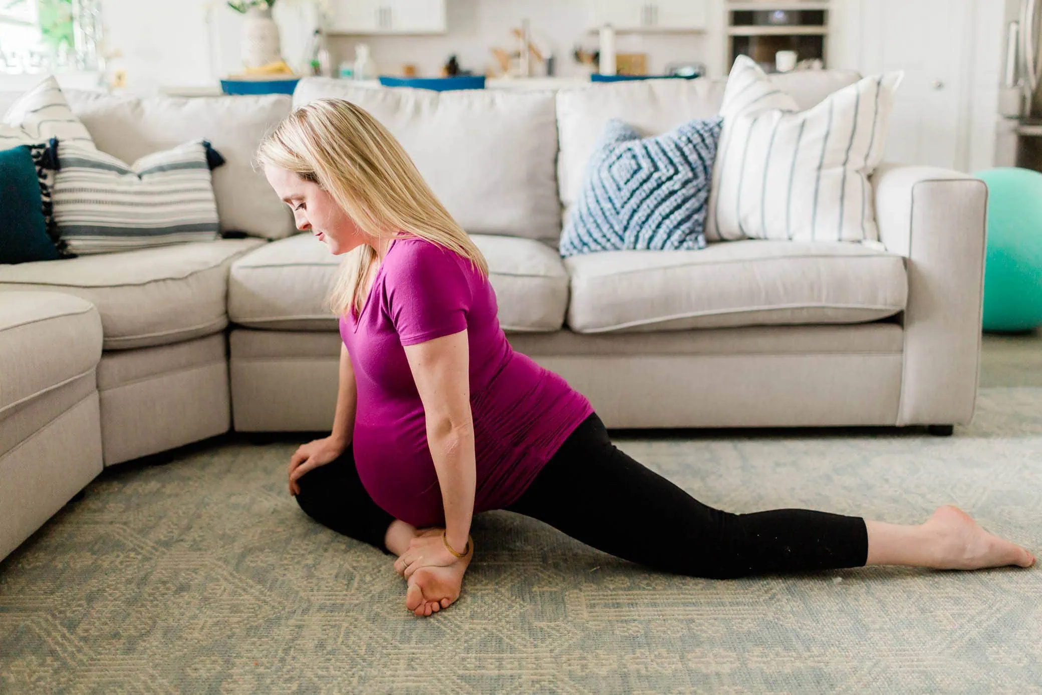 6 Hip-Opening Stretches To Do During Pregnancy - Baby Chick