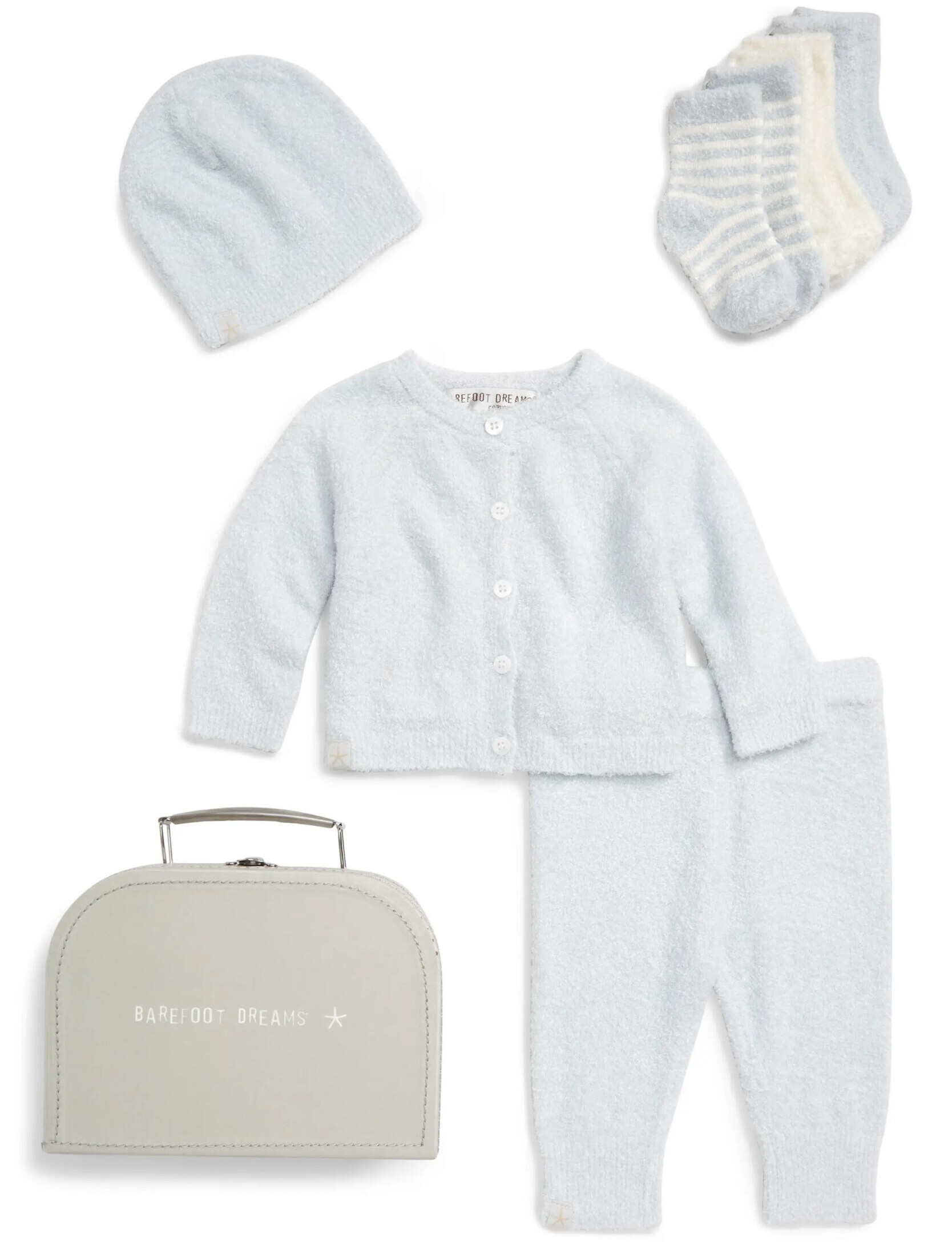 45 Adorable Coming Home Outfits for Baby - Baby Chick