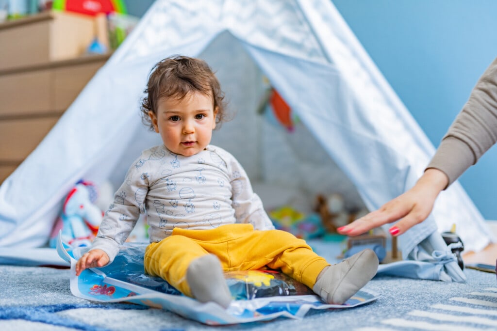 When Do Babies Sit Up? What You Need To Know – ParentingBest.com