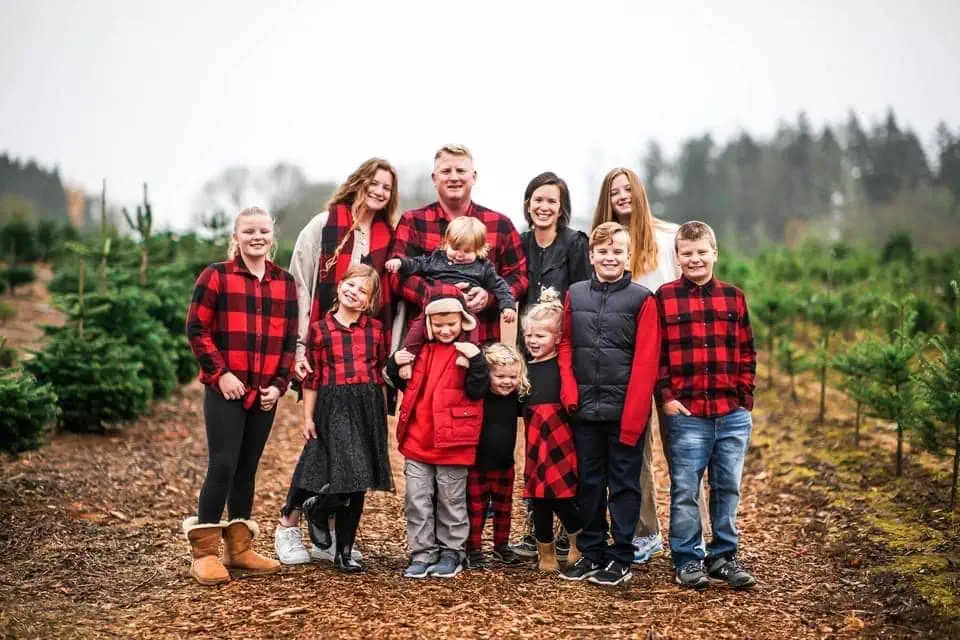 What It's Like to Be a Mom of 10 Kids - Baby Chick