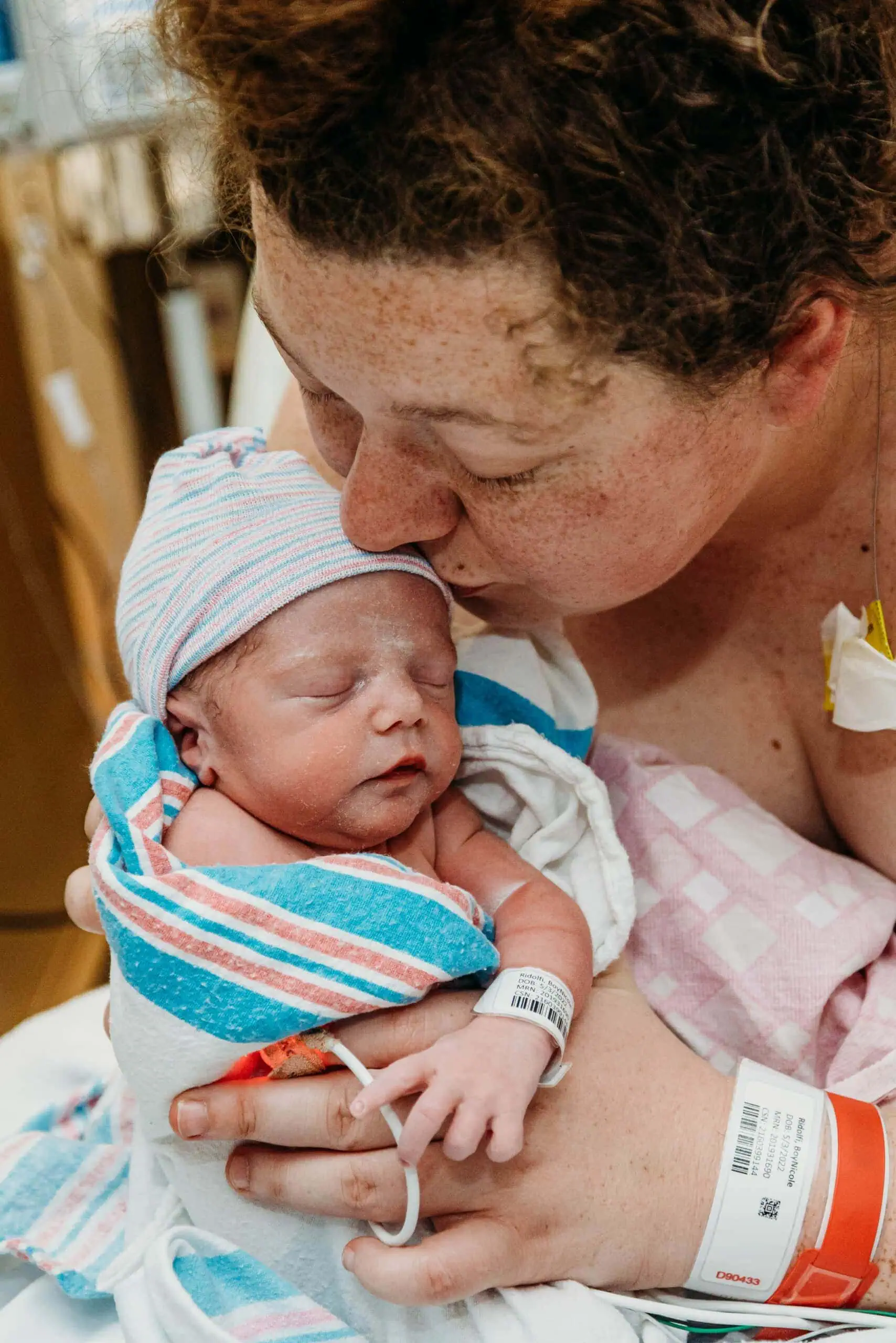 15 Photos to Capture During Baby's First 24 Hours - Baby Chick