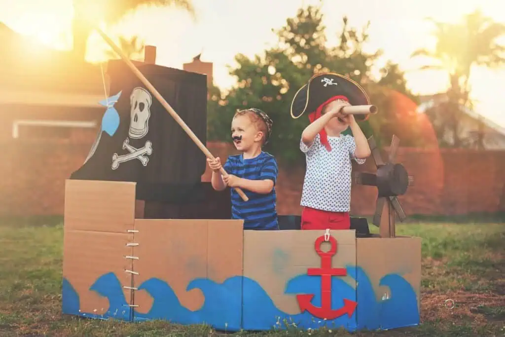 6 Benefits of Pretend Play - Baby Chick